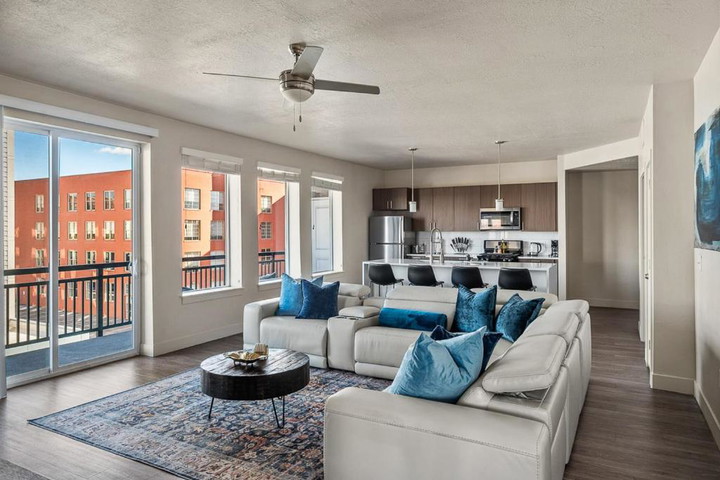 Gorgeous 2bd 2ba Pool,gym,htub Near Convention Ctr - Salt Lake City, UT