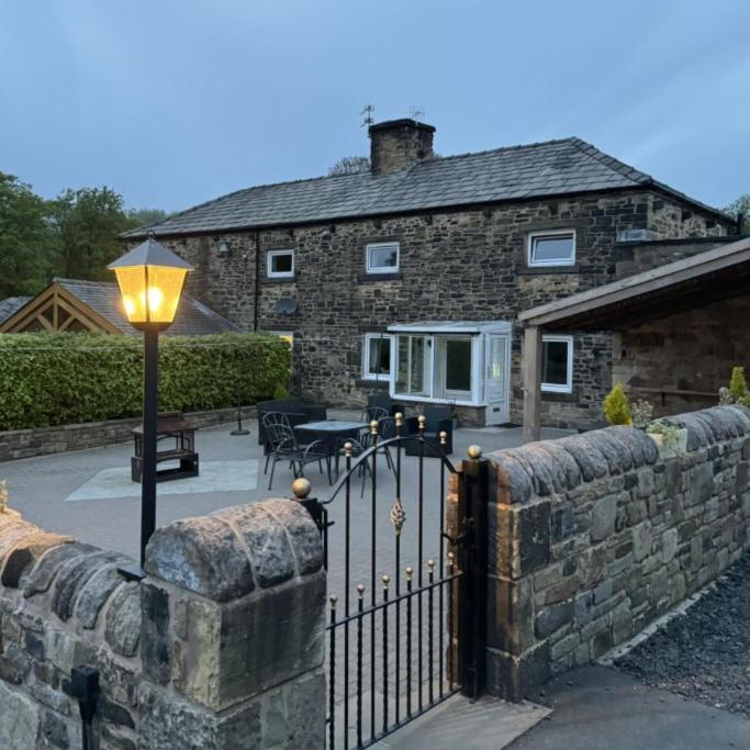 Smithills Farm Holiday Cottage - 볼튼