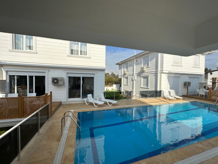 Sakin Bir Muhit, Merkeze Yakın Tatil Köyü, Vi̇lla - Antalya