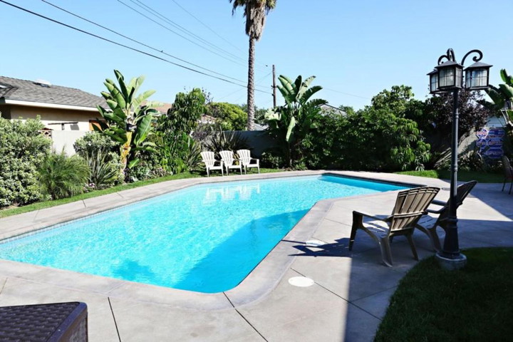 Lovely Anaheim Pool Home 1 Mile To Disney - Anaheim, CA