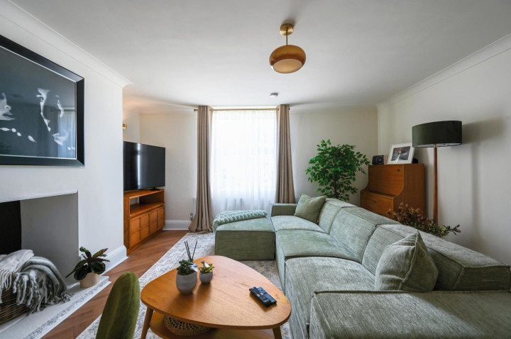 1 Bed - Sleeps 2 - Near Beach - Parking - Bexhill