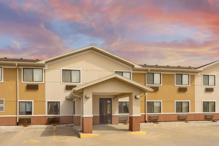 Super 8 By Wyndham Fond Du Lac - Fond du Lac, WI
