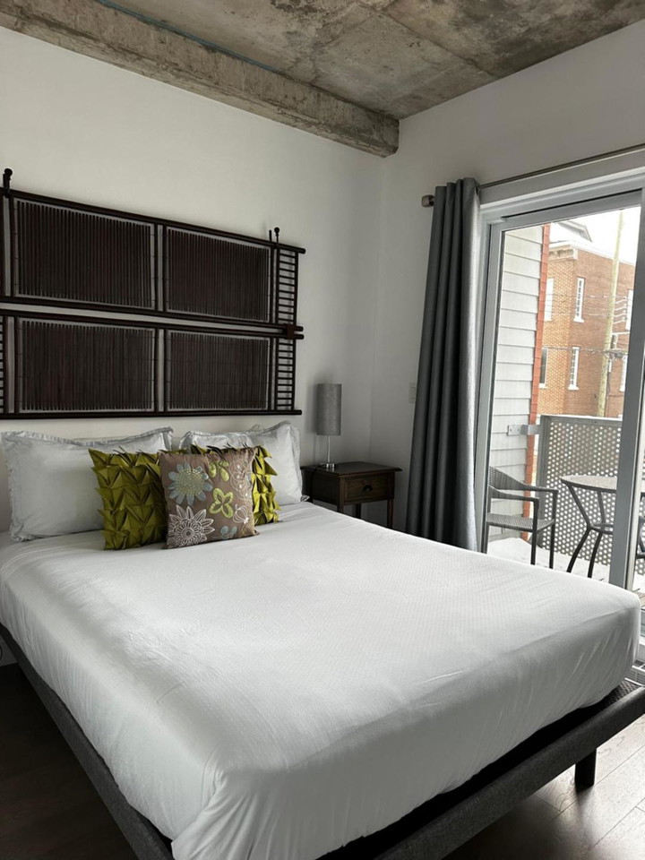 Condo "Imagine" - Stationnement Privé Inclus - Levis