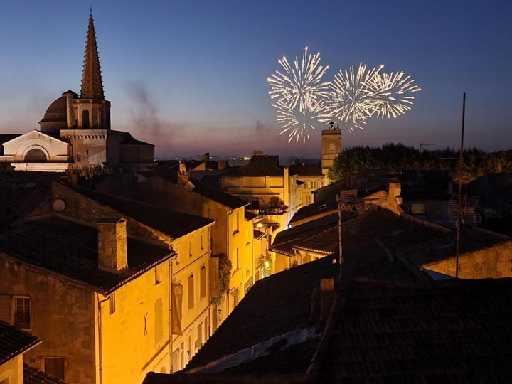 Le 9 Victor Hugo Vue Sur Les Toits, Loft Triplex Avec Terrasse, Intra Muros - Saint-Rémy-de-Provence
