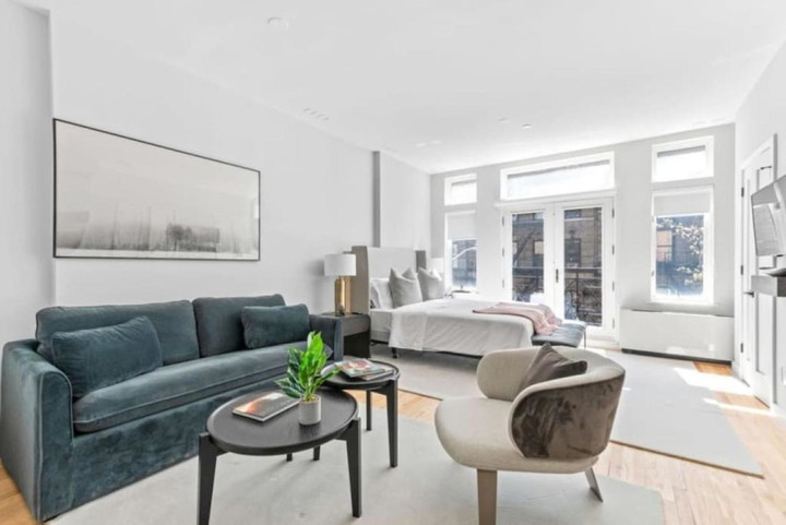 Luxe Studio W Juliet Balcony In Upper East - Fort Lee, NJ