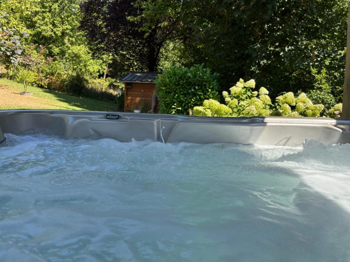 L'entre 2 - Jacuzzi Privé -Sauna-balnéo - Huy