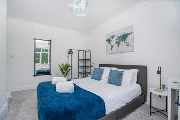 2-bedroom Home Near Heathrow Airport In Wraysbury With Free Parking - Staines-upon-Thames