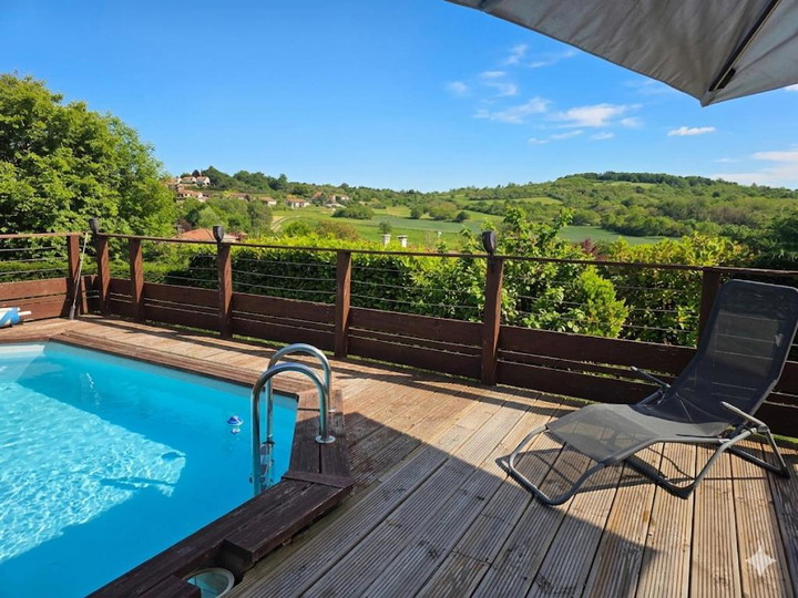 Châtel-guyon : Appart Cosy Avec Place De Parking Et Piscine Près Des Thermes - Châtel-Guyon