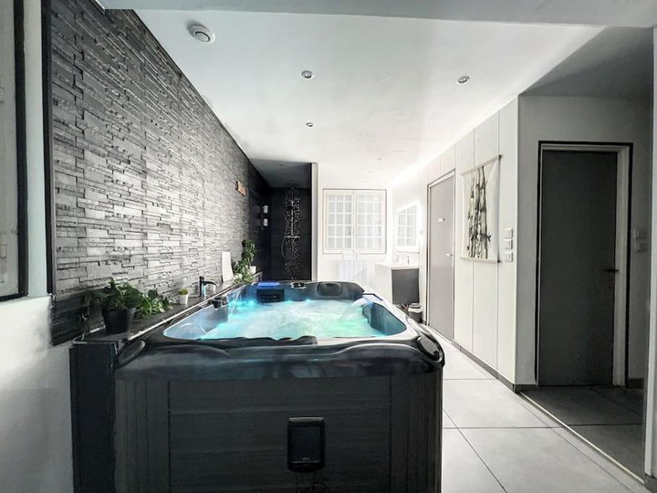 Dream Loft Jacuzzi - Sauna - Brest, France