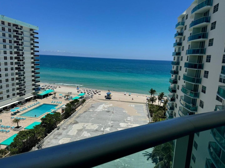 Modern Ocean View 1 Bedroom Direct Beach Access - Aventura, FL