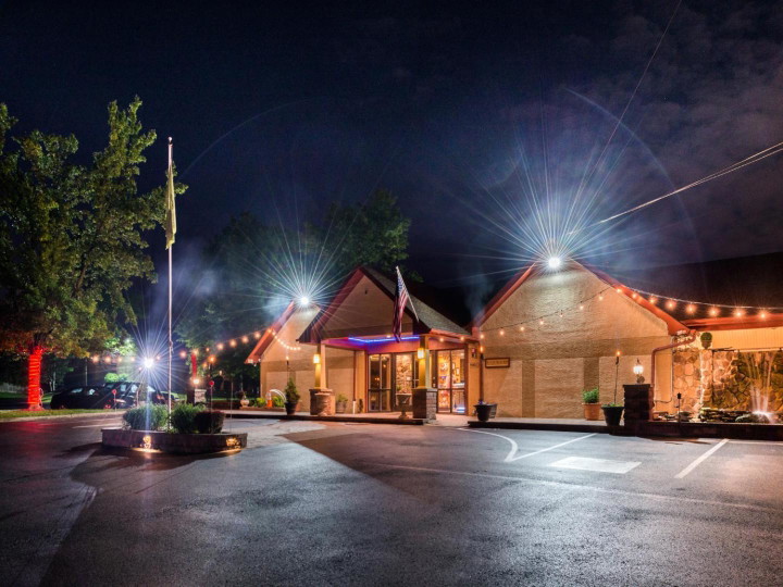 Inn Of The Dove Romantic Luxury & Business Suites - Philadelphia, PA