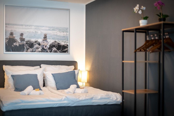 Federnest Living - Luxus-studio - Kingsize Boxspringbett - Home-office Mit Monitor Und Drucker - 11 Min Hbf - 뒤스부르크