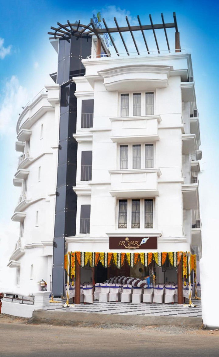 Srivar Hotels - 古魯瓦約奧爾