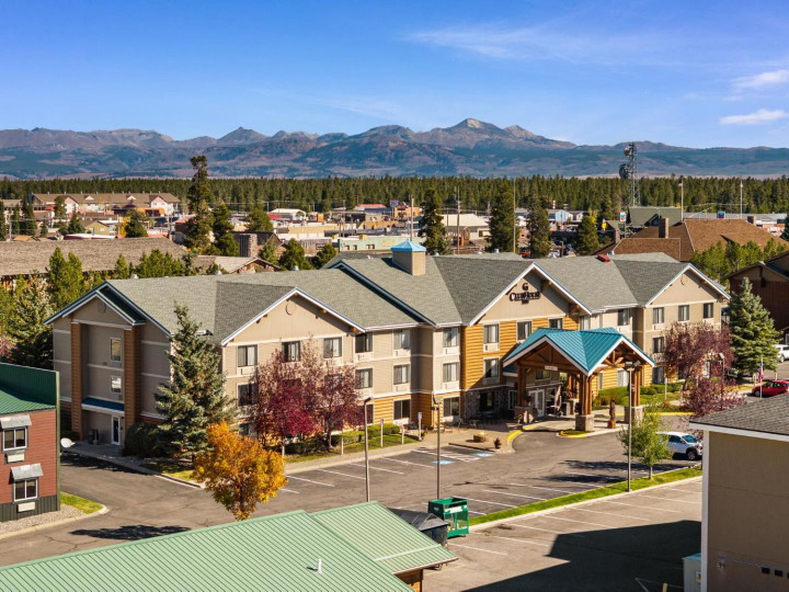 Clubhouse Inn - West Yellowstone, MT