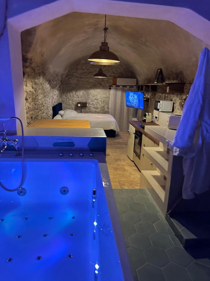 Suite Secrète Avec Jacuzzi Ambiance Romantique - Livron-sur-Drôme
