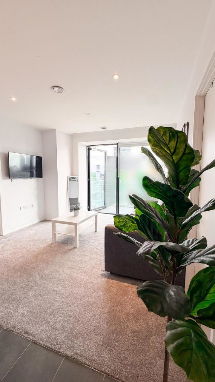 Stylish New 2br 5minao Arena Balcony Gym - Manchester