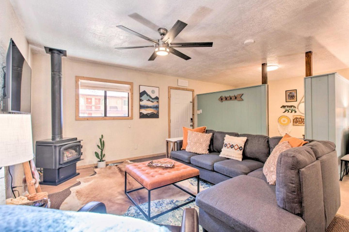 Near Hiking & Main St! Mtn-view Red River Retreat - Red River, NM