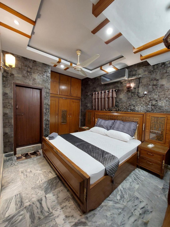 Travellers Home 2br Portion Gulshan Iqbal Blk#7 - 