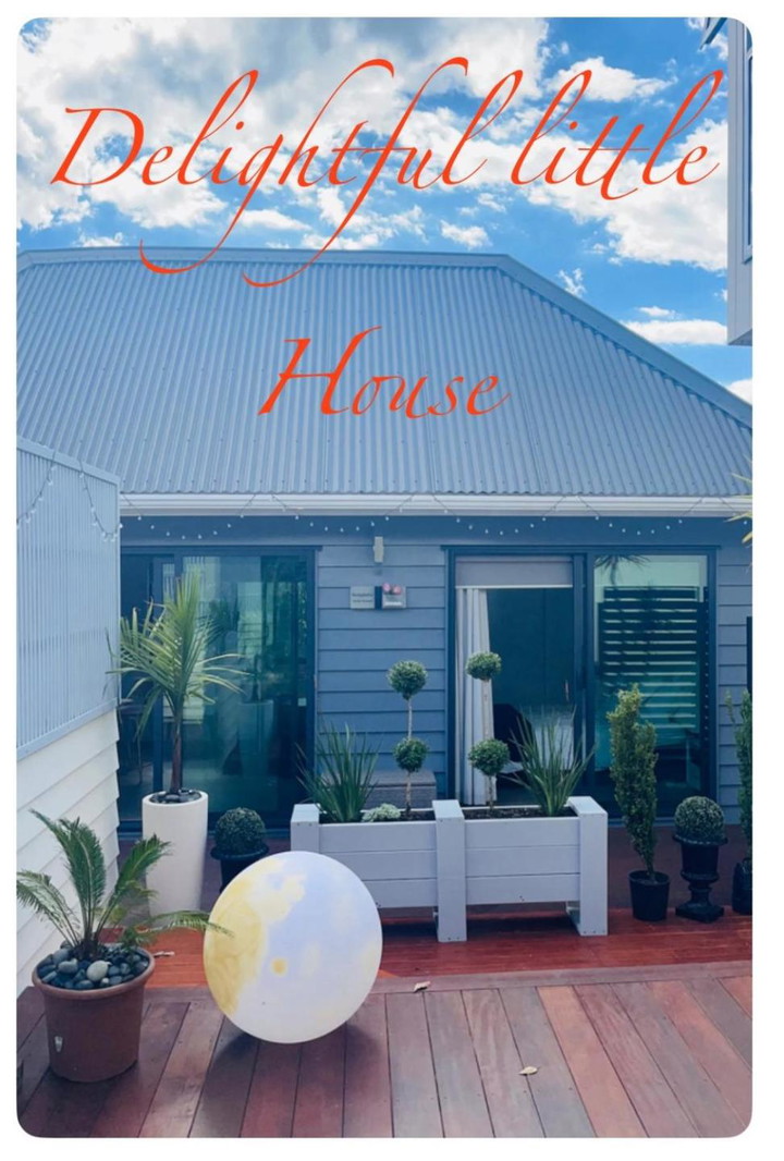 Delightful Little House & Chateau Charme Suite - Waiheke Island
