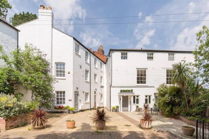 Fabulous Malvern Townhouse - Malvern