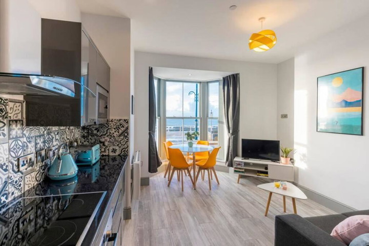 New Central Seafront Apartment- Stunning Sea Views - Aberystwyth