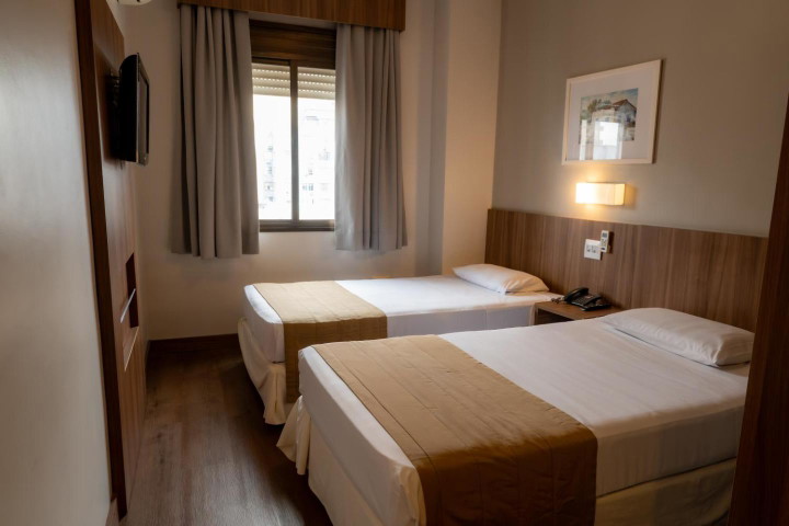 Hotel Continental Business - 200 Metros Do Complexo Hospitalar Santa Casa - Porto Alegre