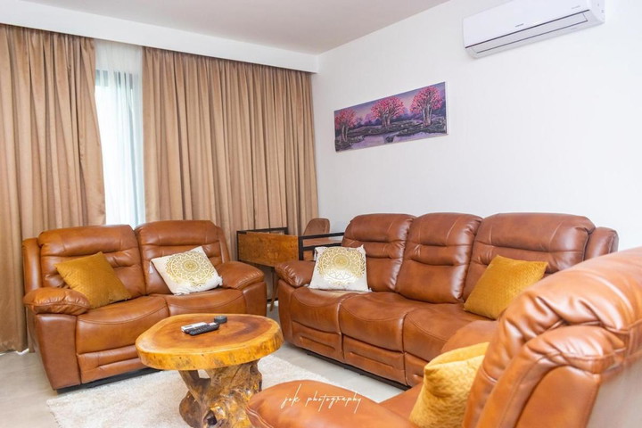 Modern 2 Bedroom At Airport Residential - 247 Security, Free Parking, Opposite Kozo - Accra