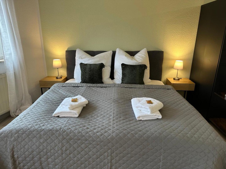 Beluna Living - Business&family - 200m Zum Schloßeingang, Parkplatz, Smarttv, Netflix, Waschmaschine, 24h Checkin, 41qm, Wlan - Kornwestheim