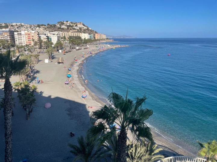 Primera Línea De Playa Espectacular 3 Dormitorios - Salobreña