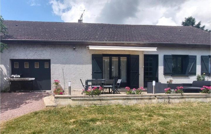 Gorgeous Home In Herry With Heated Swimming Pool - Pouilly-sur-Loire