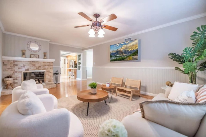 Marbella Lane - Charming 4br Bungalo For Relaxing Retreat - Anaheim, CA