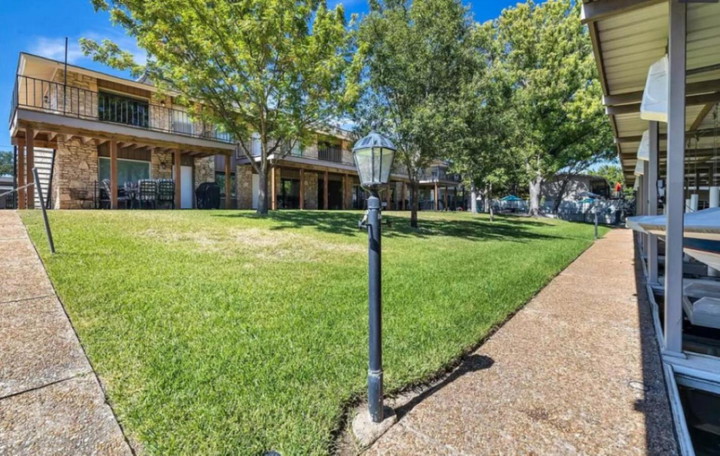 Waterfront Getaway Lake Access Deck Bbq Grill - Kingsland, TX