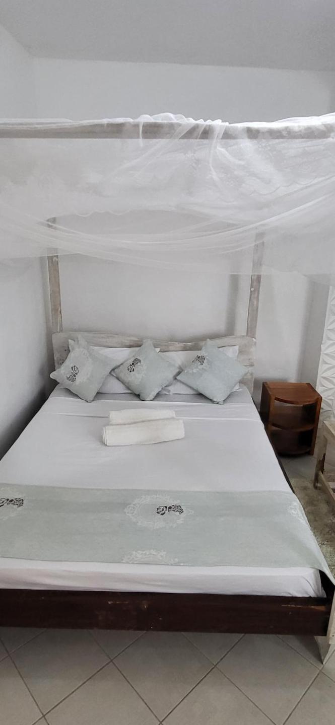 L & C Chinese Studio - Diani Beach