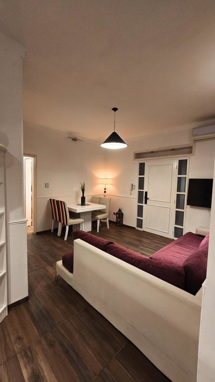 Cómodo Departamento 2 Dormitorios Con Jardín Sobre Avenida Libertador - San Juan, Argentina