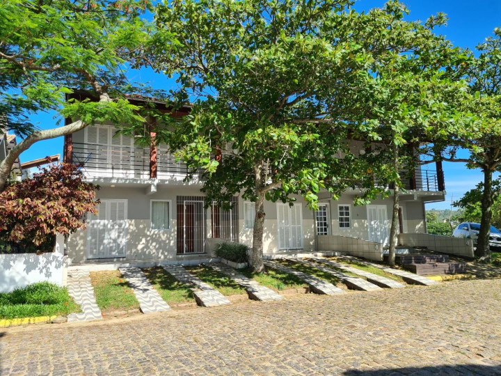 Casa Perto Da Praia Com Vista Para Lagoa - Garopaba