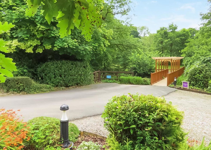 Herons Brook Retreat Lodges - Narberth