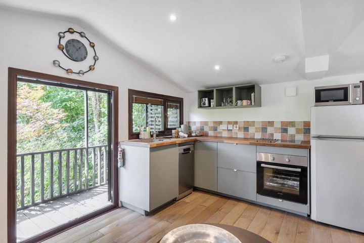 Treetops Lodge, Private Cornish Hideaway, Parking, Garden - St Agnes