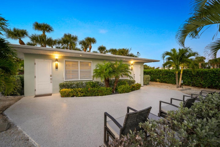 Wonderful Place Wprivate Patio Next To The Beach - Cocoa Beach, FL