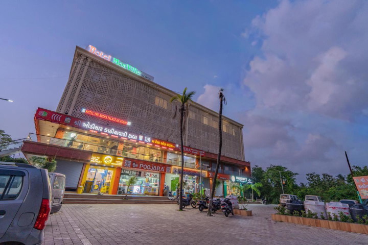Hotel Monville Daman - Vapi