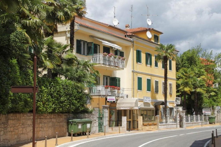 Apartments By The Sea Opatija - 10411 - Opatija