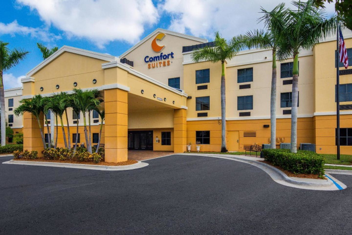 Comfort Suites Vero Beach I-95 - Vero Beach, FL
