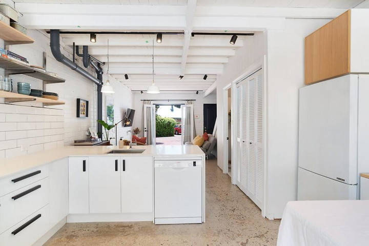 Stylish, Comfortable And Pet Friendly Home In The Heart Of Kensington - Stirling
