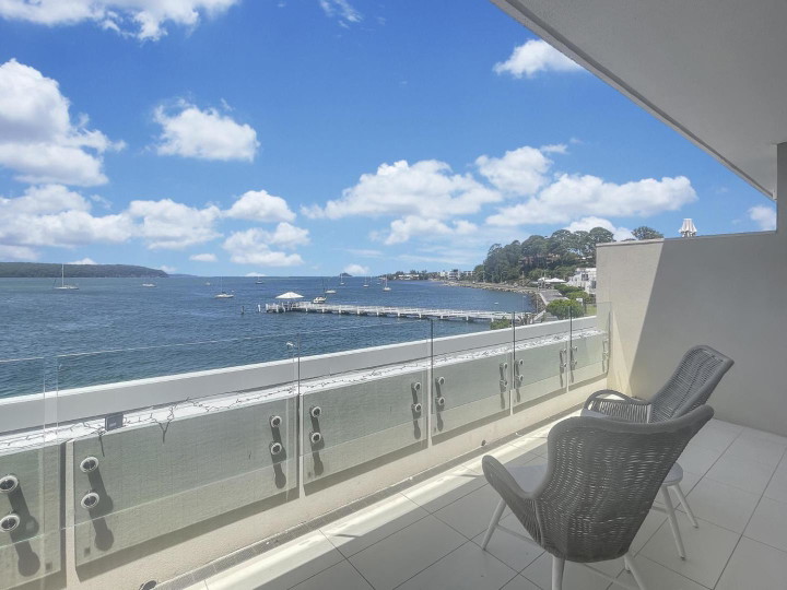 Spacious Modern Apartment In Batemans Bay - Batemans Bay