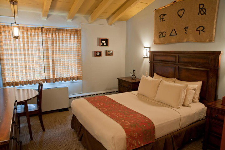 Dude Rancher Lodge - Montana