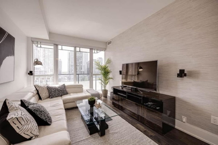 Exquisite 3br Suite Downtown Toronto With Balcony - Toronto