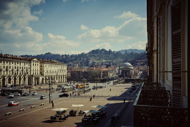 Look To Viphouse - Turin