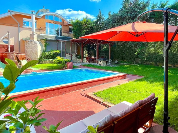 Villa Suburbia Budapest - Pool - Bbq - Parking - Boedapest