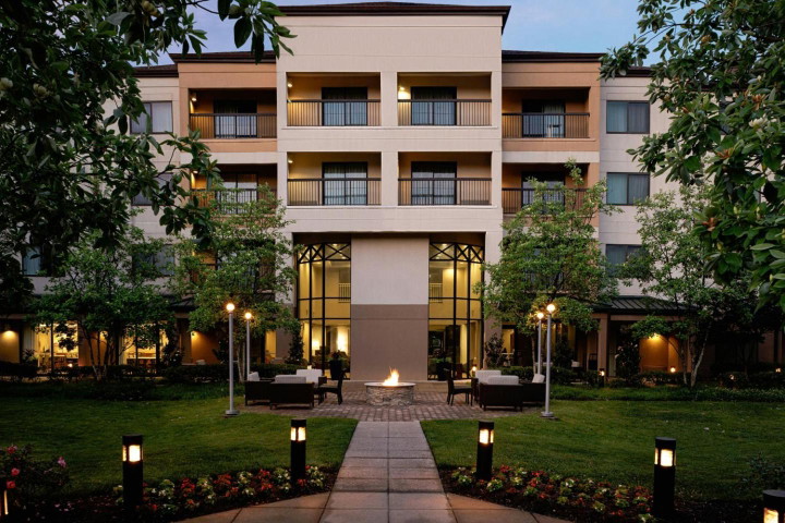 Courtyard By Marriott Springfield - Fairfax, VA
