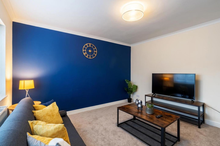 Exceptional 3 Bed House With Homely Comforts, Close To Fast Food, Supermarkets And City Centre - Sheffield