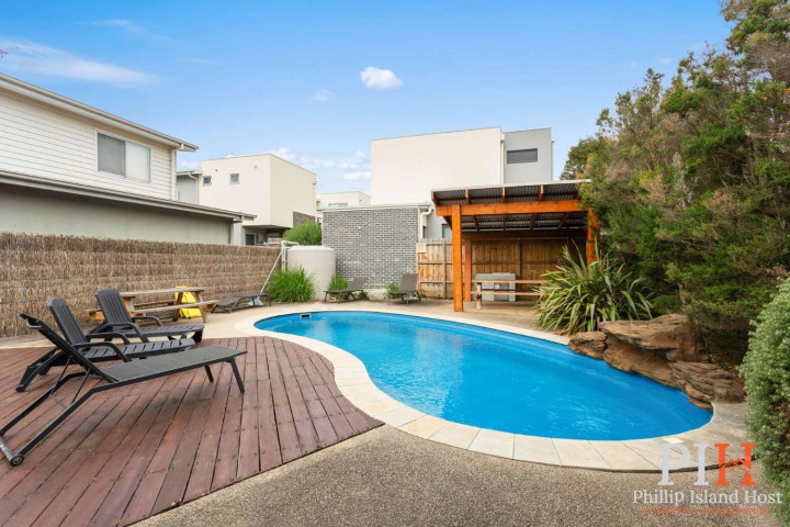 Townhouse With Shared Pool In Cowes - Balnarring